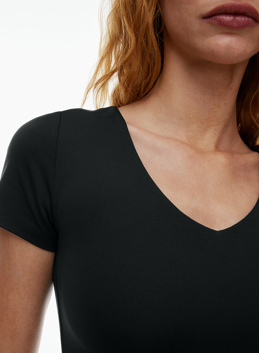 Contour CONTOUR V-NECK HIP T-SHIRT | Aritzia CA
