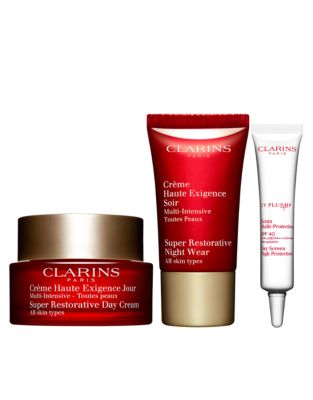 Clarins Sets & Kits UPC & Barcode | upcitemdb.com