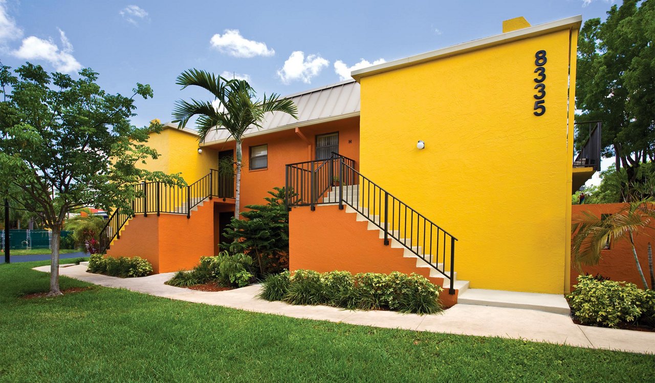 Four Quarters - Miami, FL - Gallery