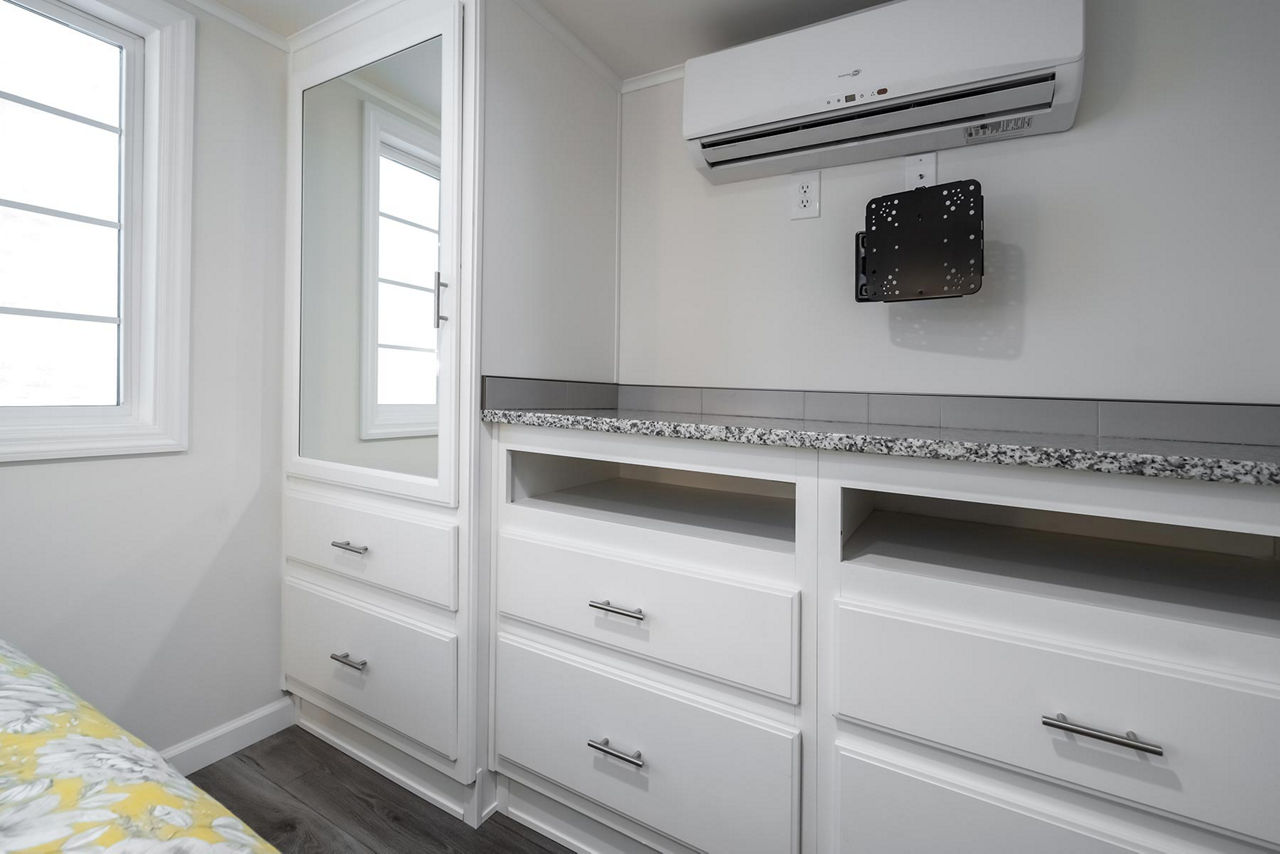 Shore Park 1969 SL - Skyline Homes | Champion Homes