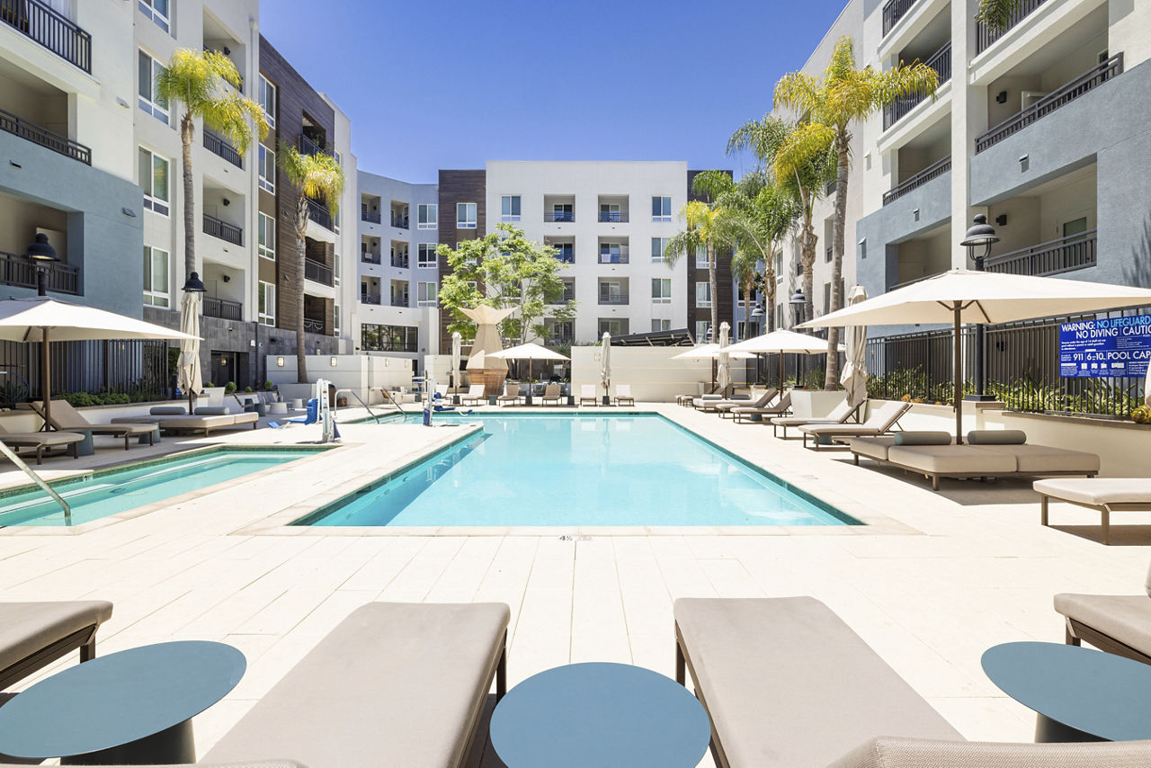 Huntington Beach Luxury Apartments