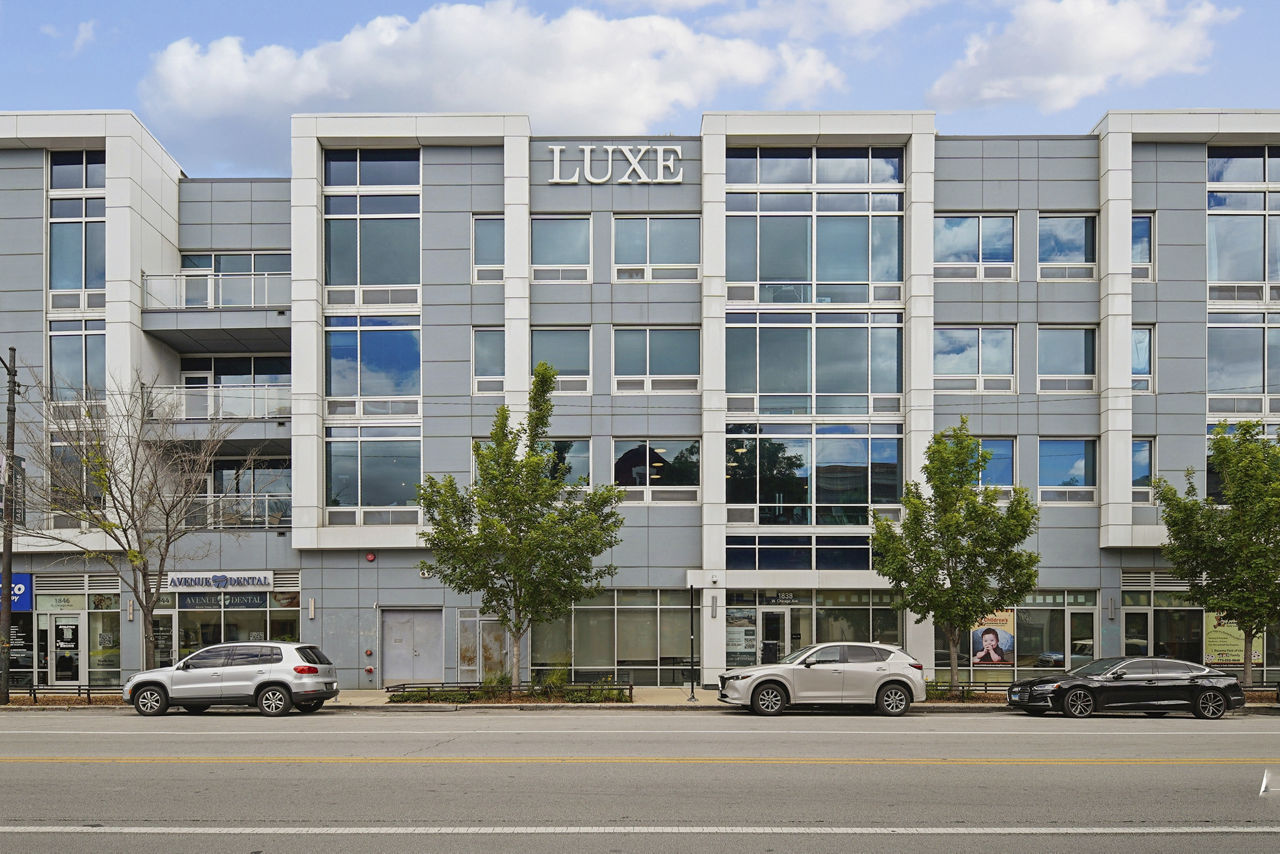 Luxe on Chicago Apartments in Chicago, IL