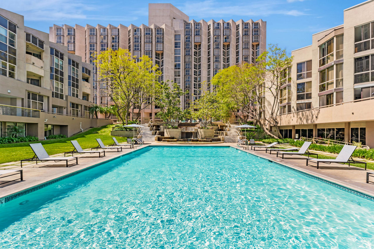 Promenade Towers in Los Angeles, CA