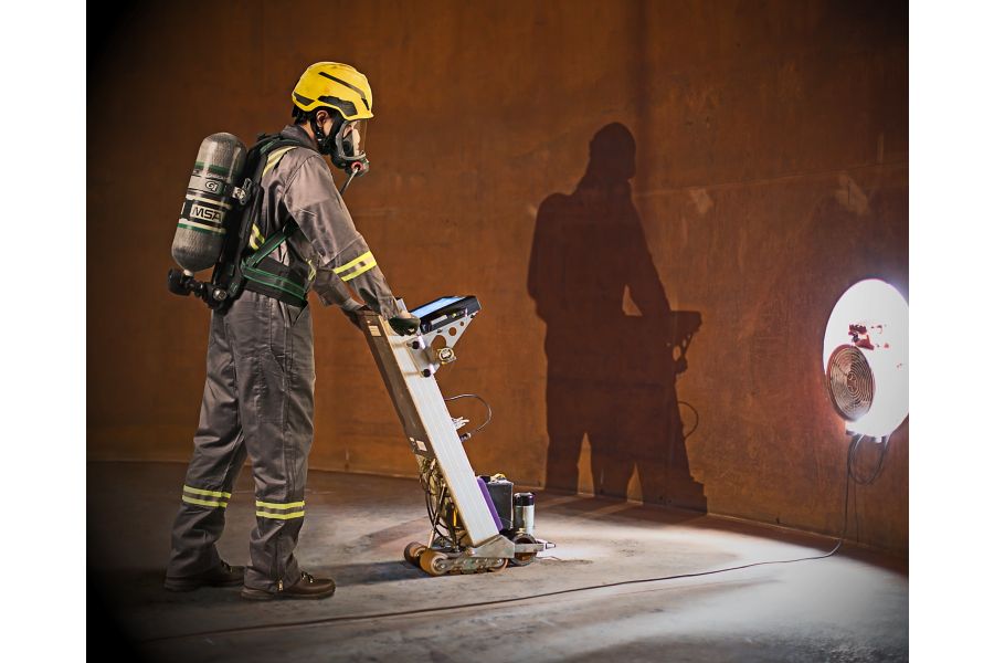 SCBA for Respiratory Protection in Confined Space Applications | MSA ...