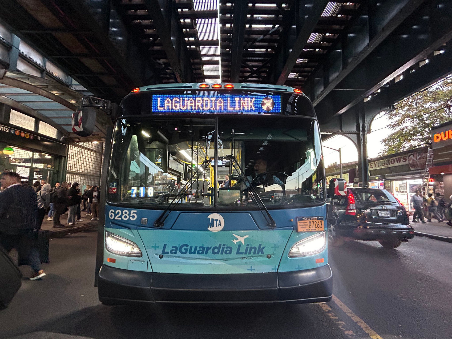 Public Transportation - LGA LaGuardia Airport