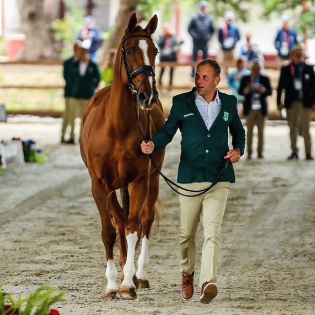 Cavaleiro brasileiro leva advertência por maus-tratos a égua, mas ...