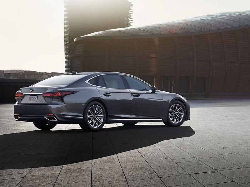 Lexus LS 500 vs. Mercedes-Benz S 500 | Ray Catena Lexus of White Plains, NY