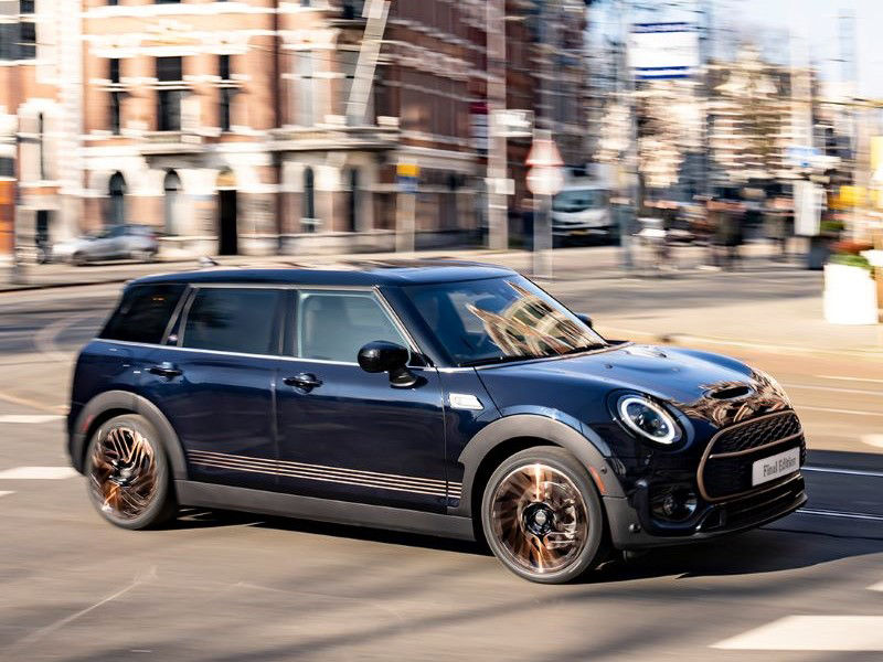 MINI Clubman vs. BMW X1 | MINI if Manhattan