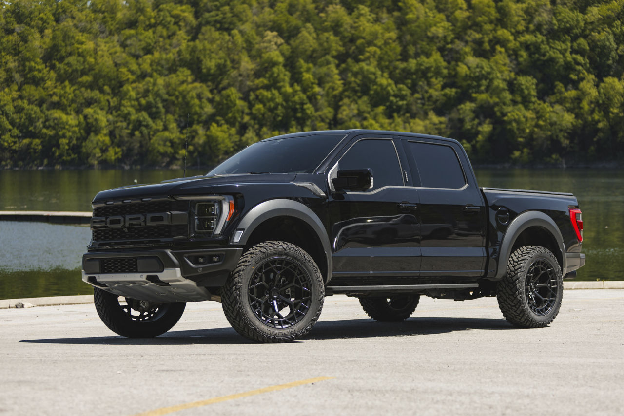 2022 Ford F150 Raptor - Fuel CHARGER - Black | Fuel Off-Road Wheels