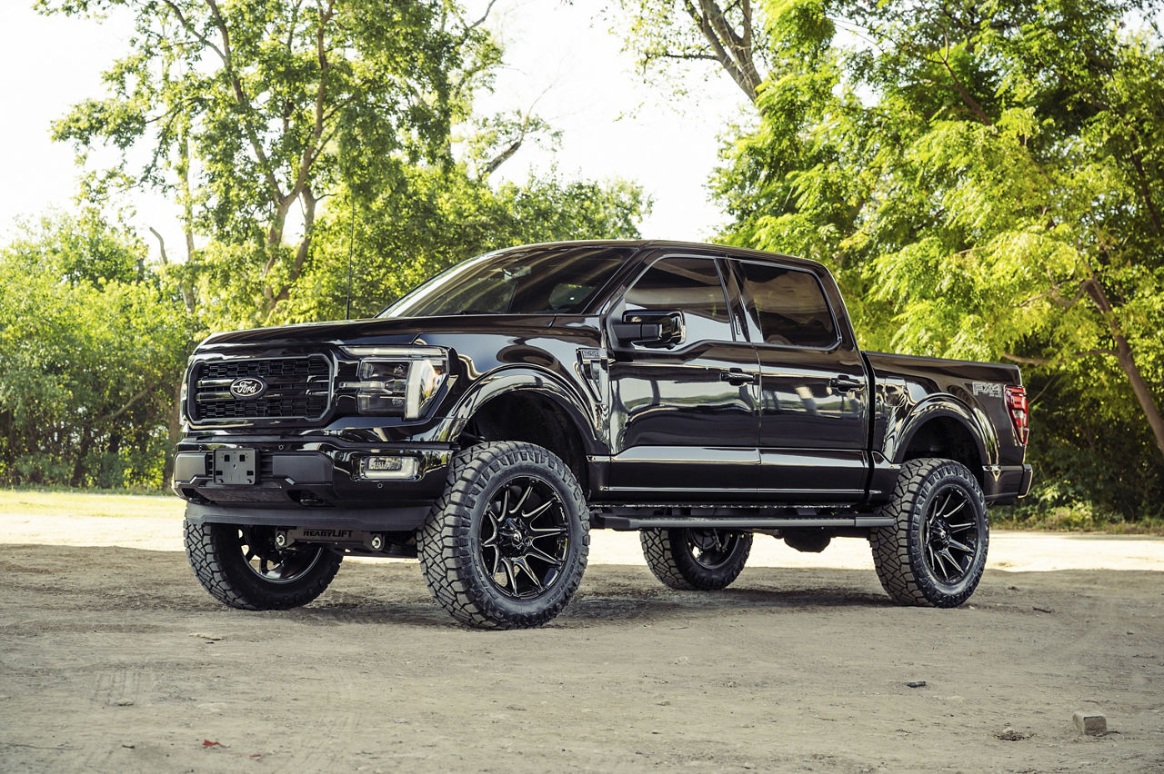2023 Ford F150 - Fuel SUPER C - Black | Wheel Pros