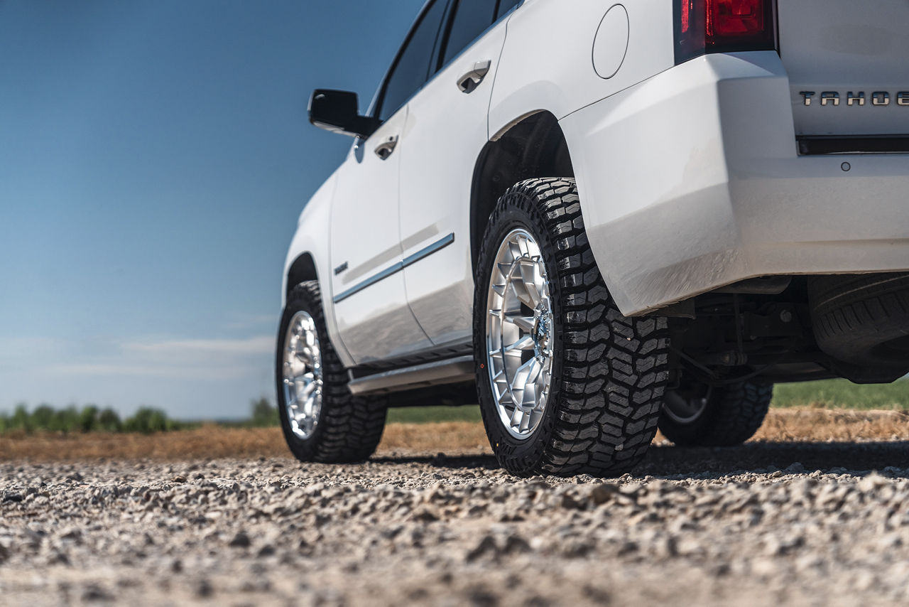 2020 Chevrolet Tahoe - Fuel REVOLT - Silver | Fuel Off-Road Wheels