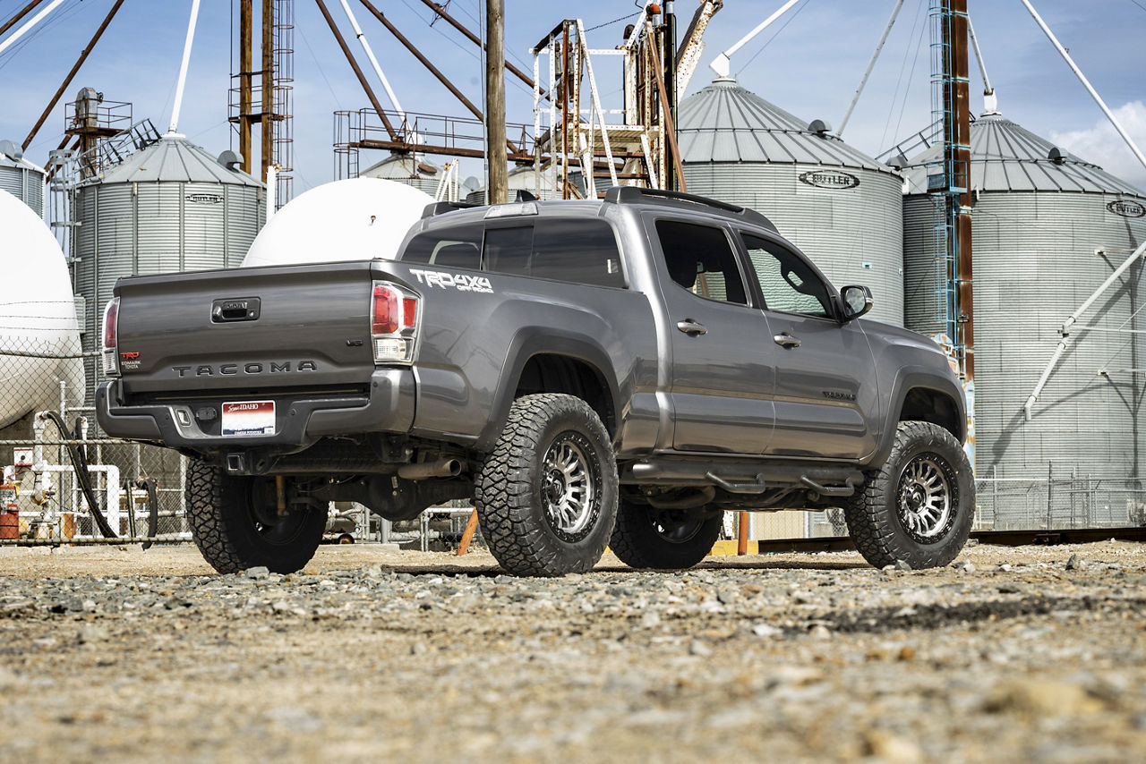 2017 Toyota Tacoma - Fuel RINCON - Gun Metal | Fuel Off-Road Wheels