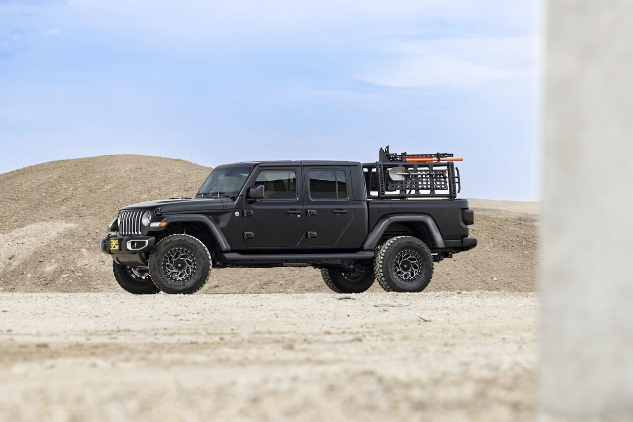 2022 Jeep Gladiator - Fuel RUNNER OR - Black | Fuel Off-Road Wheels