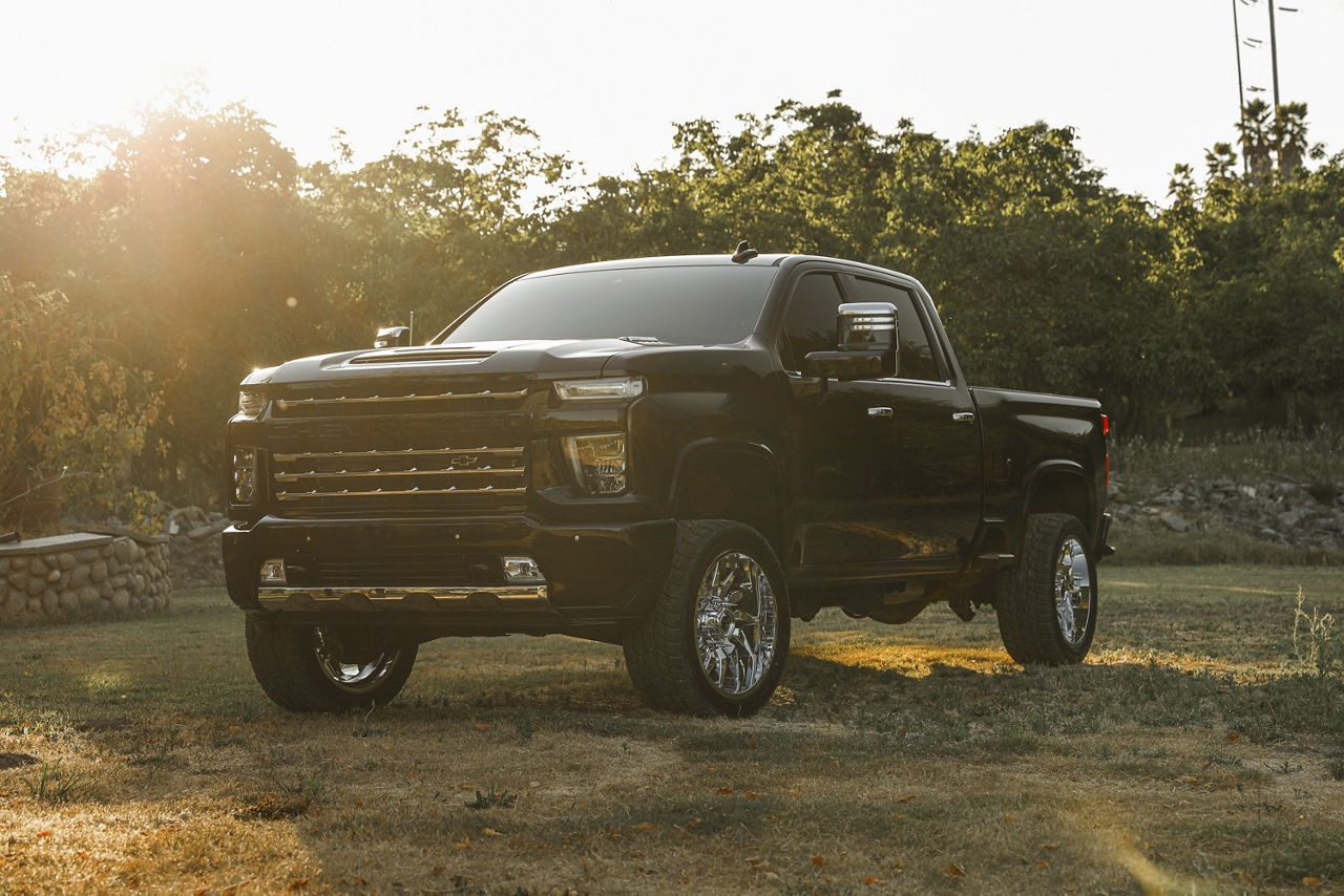 2020 Chevrolet 2500 - Fuel SABER - Chrome | Fuel Off-Road Wheels