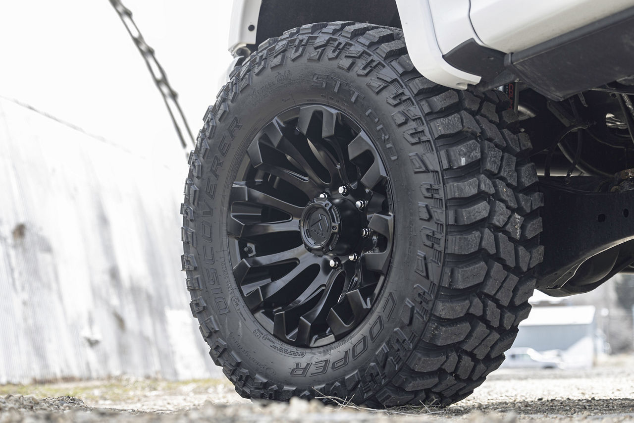 2020 Ford F250 - Fuel QUAKE - Black | Fuel Off-Road Wheels