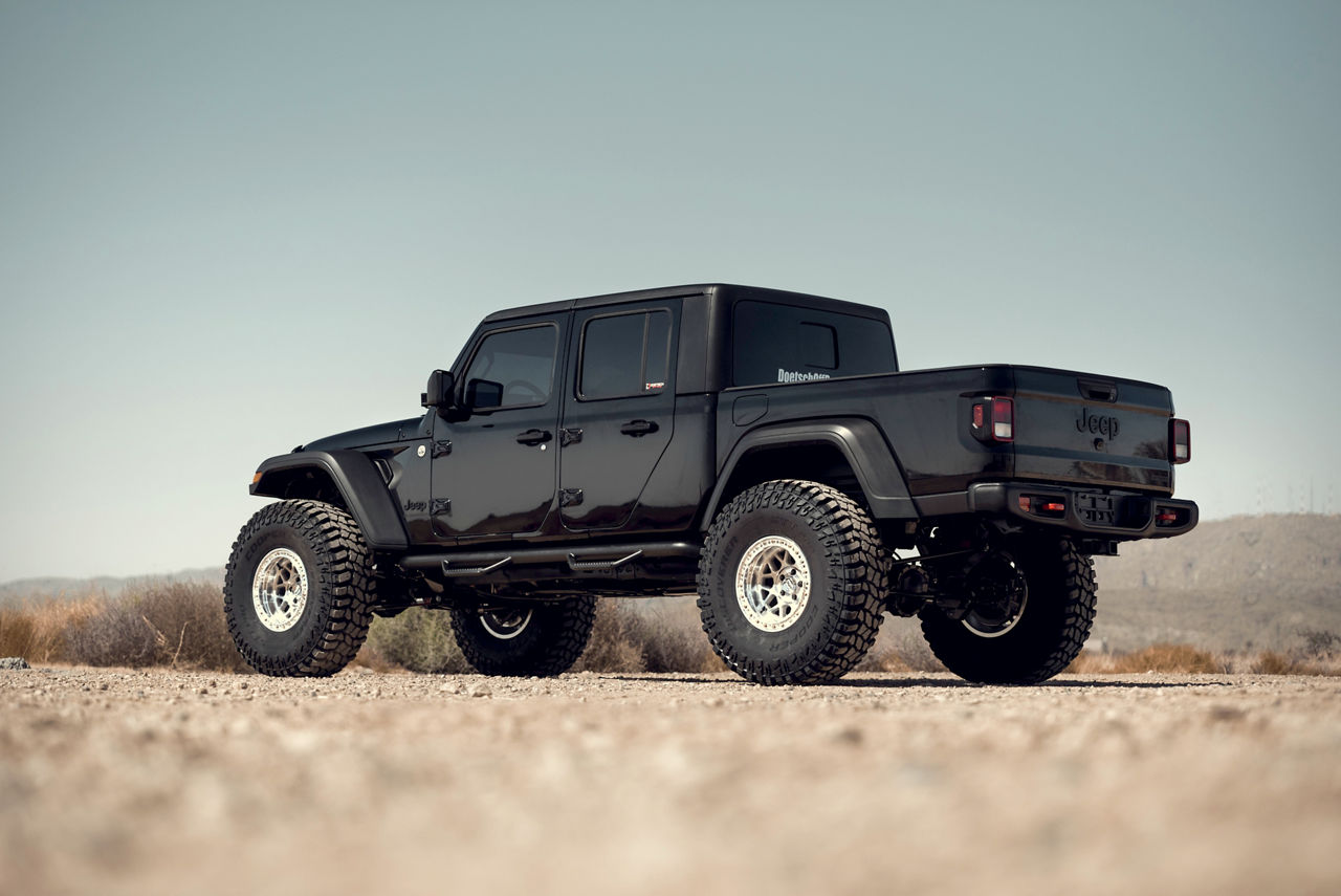 2020 Jeep Gladiator - KMC GRENADE CRAWL BEADLOCK - Machined | KMC Wheels