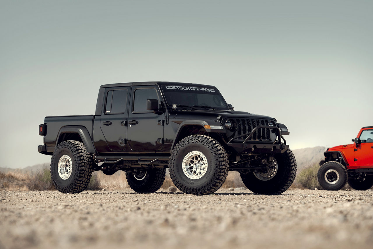2020 Jeep Gladiator - KMC GRENADE CRAWL BEADLOCK - Machined | Wheel Pros