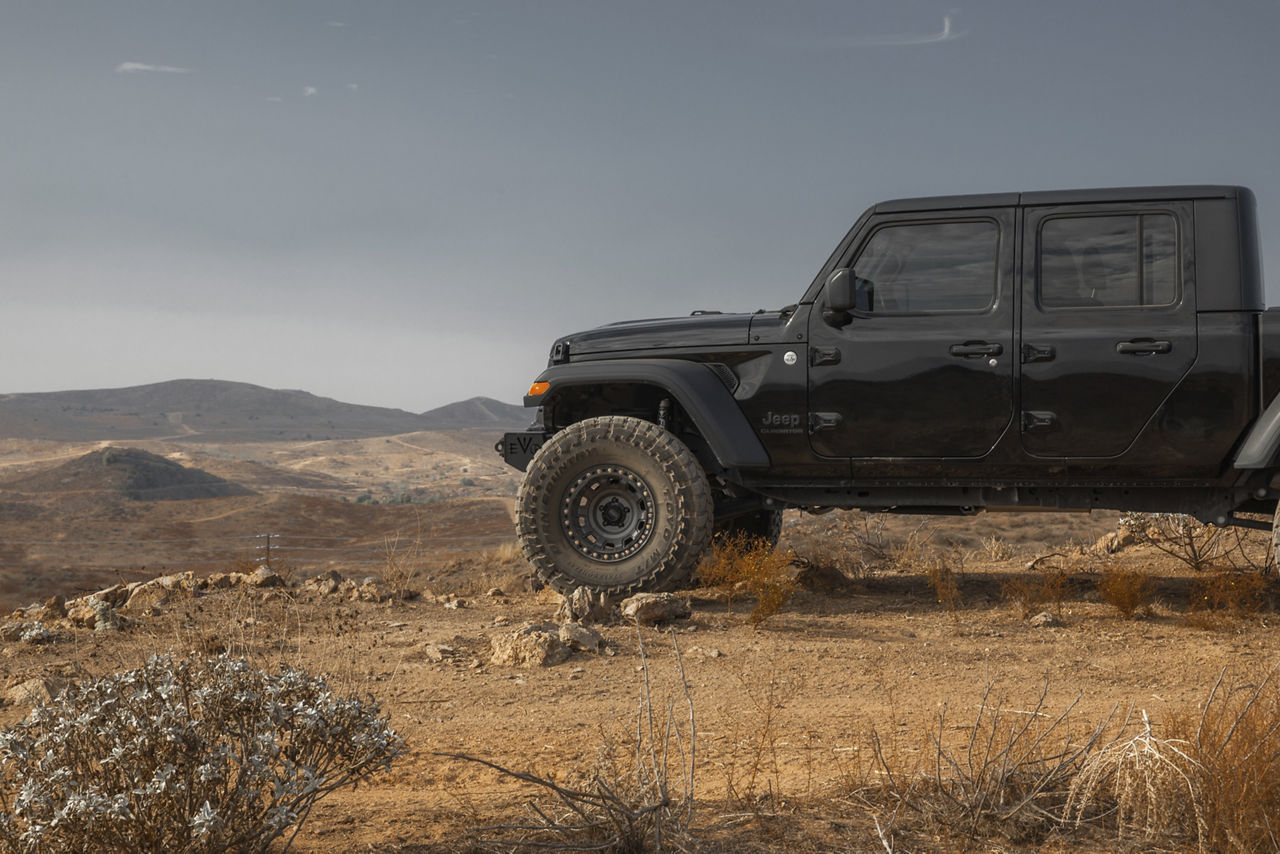 2019 Jeep Gladiator - KMC TANK BEADLOCK - Gray | KMC Wheels