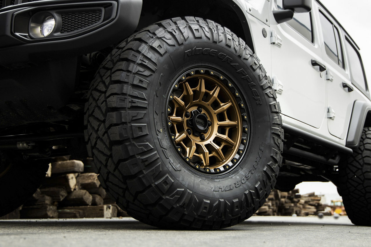 2020 Jeep Wrangler Willys - KMC CARNAGE - Bronze | KMC Wheels