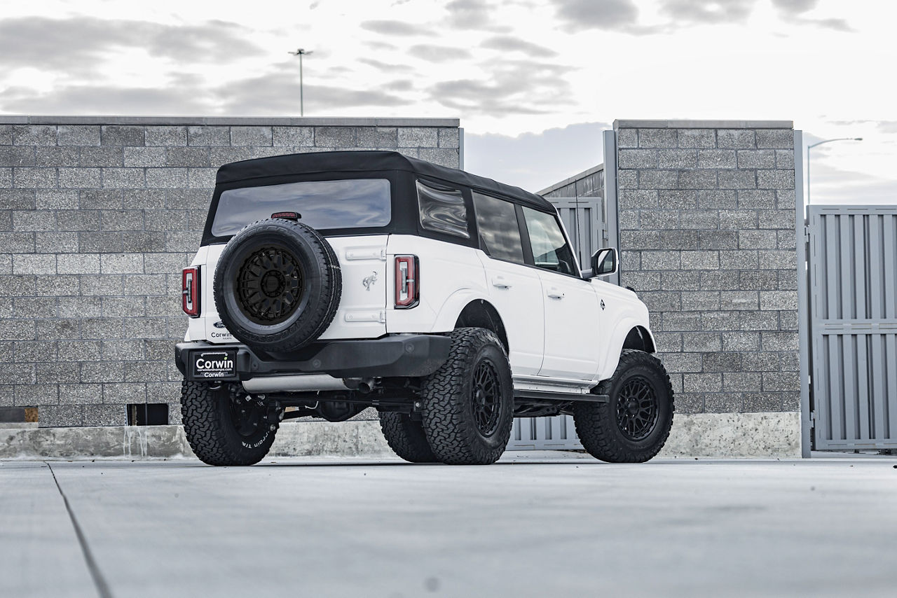 2021 Ford Bronco Outer Banks - KMC TECHNIC - Black | KMC Wheels