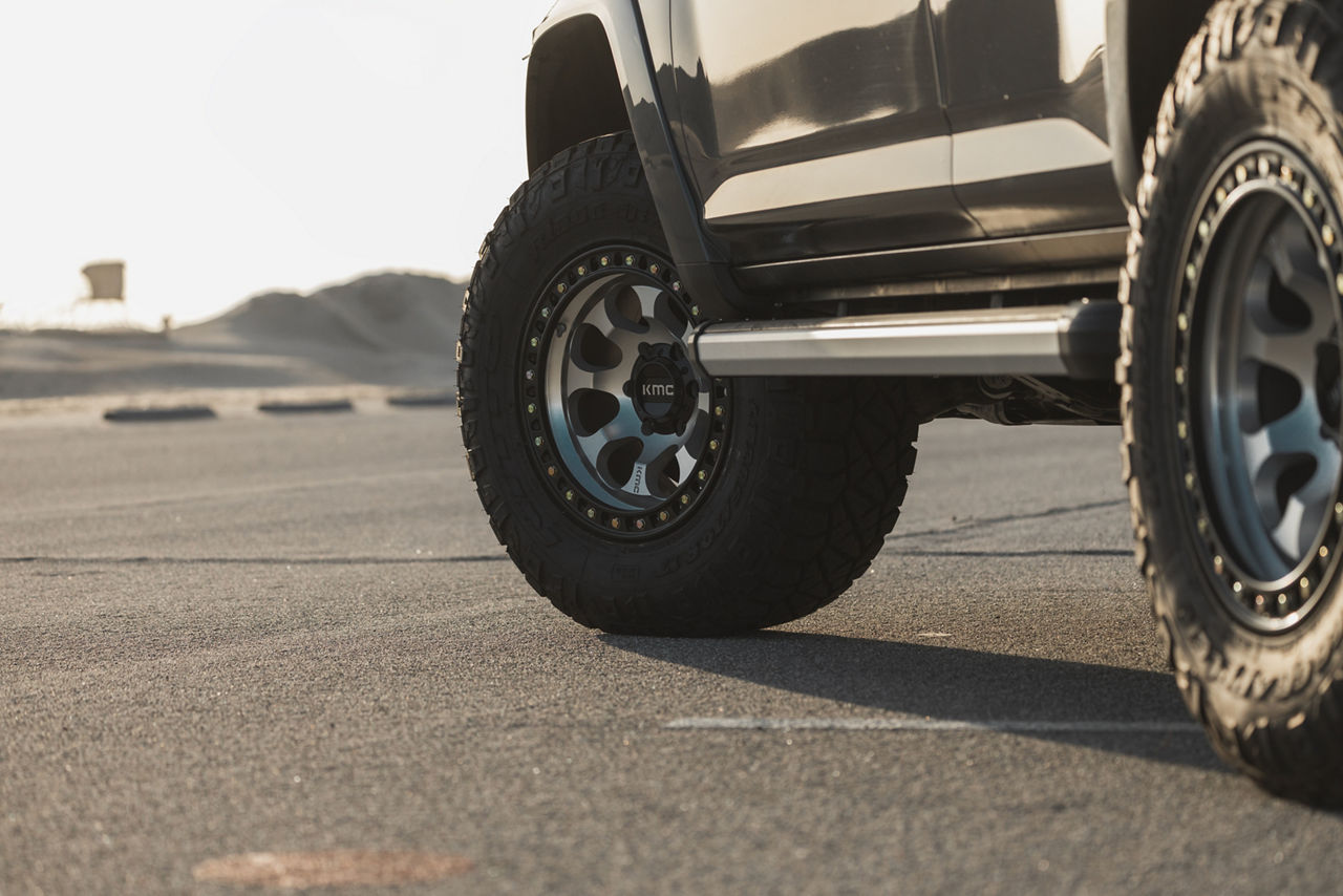 2022 Toyota 4Runner - KMC RIOT SBL - Machined | Wheel Pros