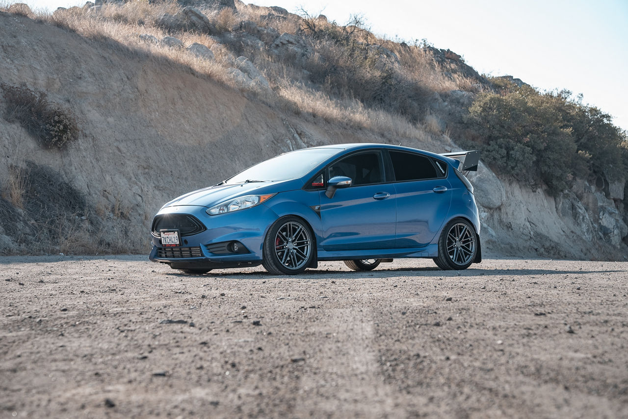 2015 Ford Fiesta - Motegi CM8 - Gray | Wheel Pros