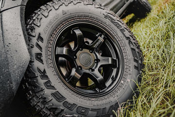 2002 Mitsubishi Montero - Motegi TRAILITE - Black | Motegi Wheels