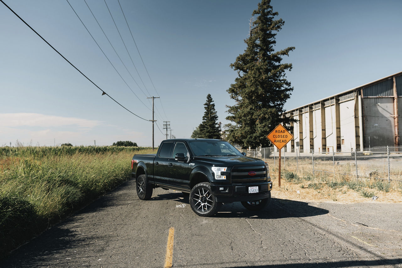 2015 Ford F150 - Moto Metal MASON - Black | Wheel Pros