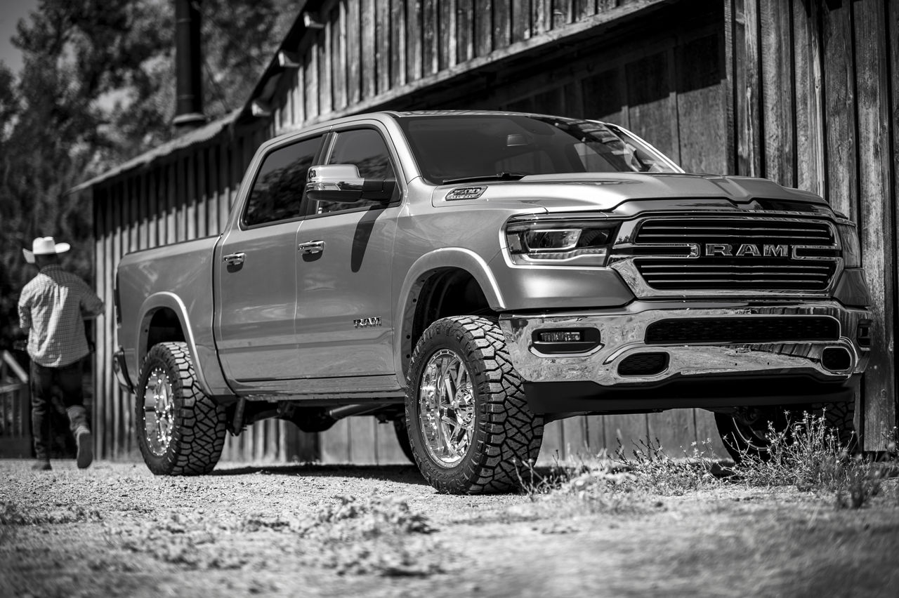 2019 Dodge Ram - Moto Metal BREAKOUT - Chrome | Moto Metal