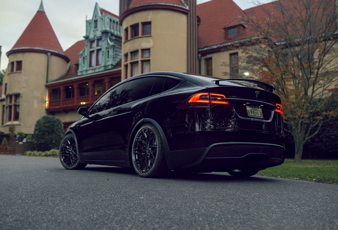 2022 Tesla Model X - Niche CALABRIA 5 - Black | Niche Road Wheels
