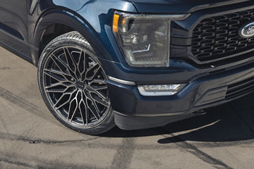 2020 Ford F150 - Niche CALABRIA 6 - Machined | Wheel Pros