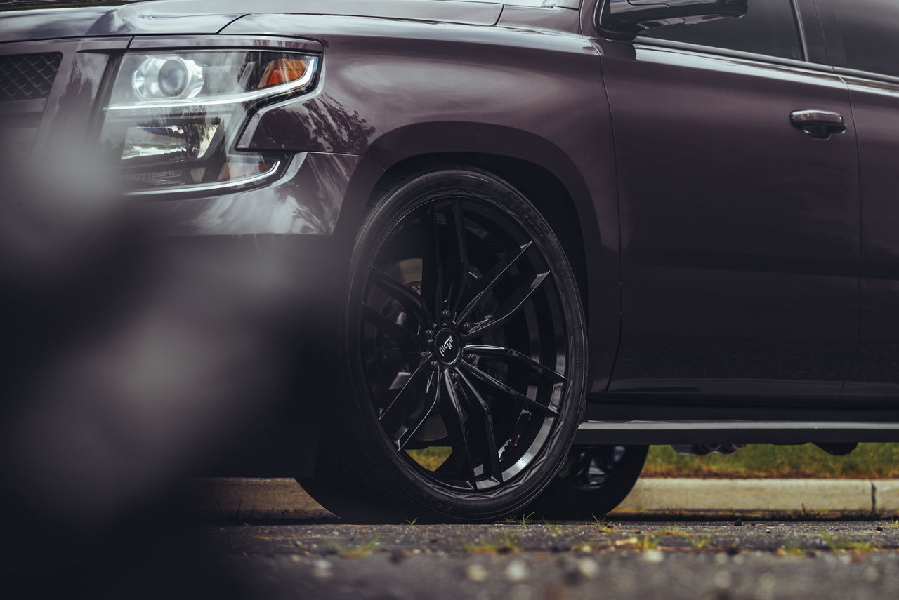 2020 Chevrolet Tahoe - Niche VOSSO - Black | Wheel Pros