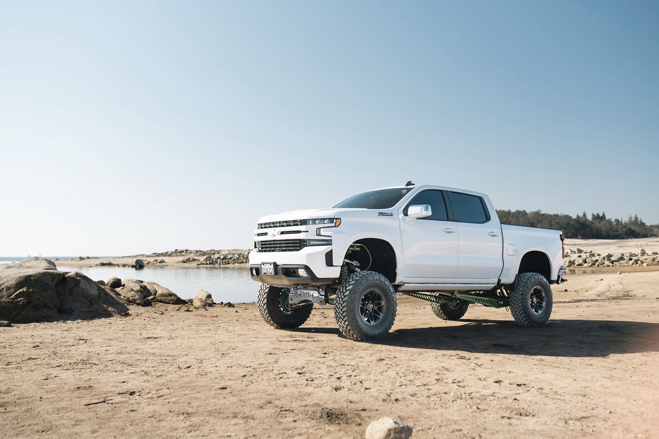 2020 Chevrolet Silverado - Pro Comp ROUGHNECK - Black | Wheel Pros