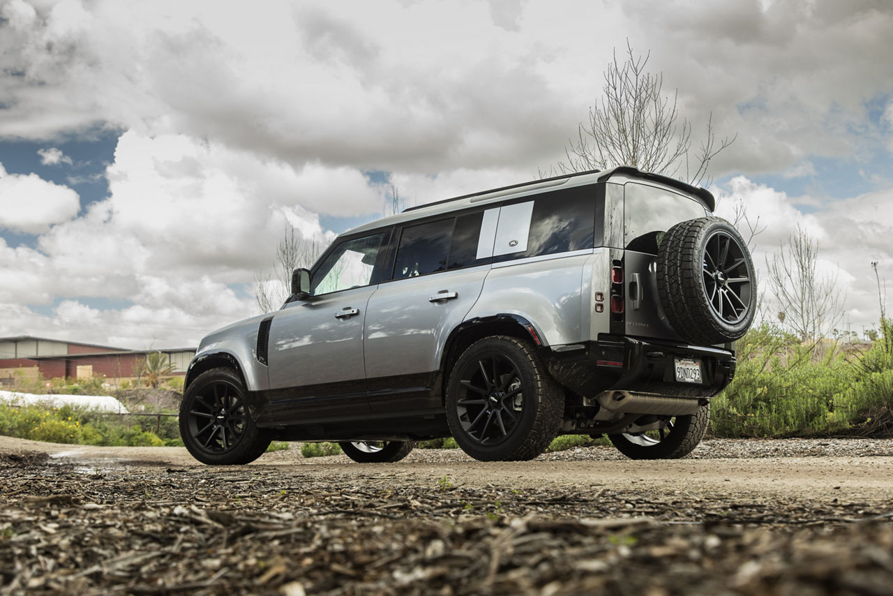2022 Land Rover Defender - Rotiform BTL - Black | Rotiform