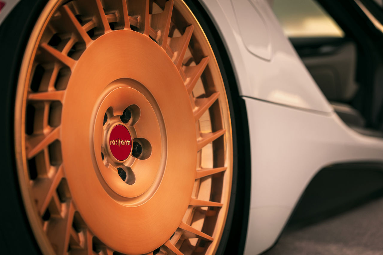 2018 BMW i8 - Rotiform CBU - Gold | Wheel Pros