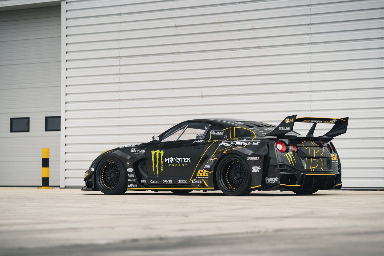 2017 Nissan GT-R - Rotiform LHR - Black | Wheel Pros