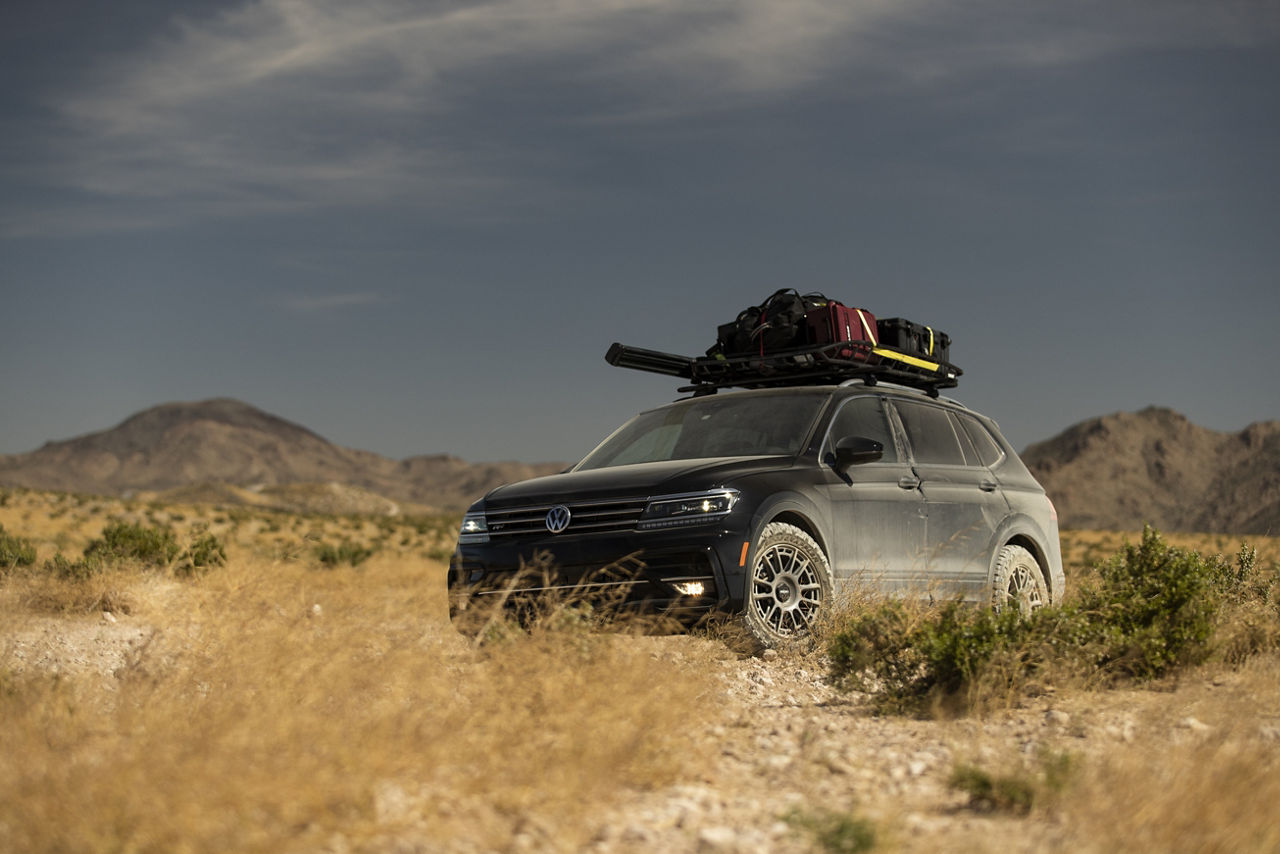 2018 Volkswagen Tiguan - Rotiform OZR - Black | Wheel Pros