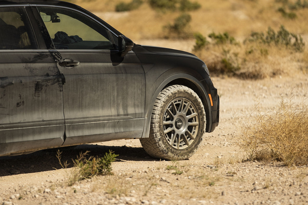 2018 Volkswagen Tiguan - Rotiform OZR - Black | Wheel Pros