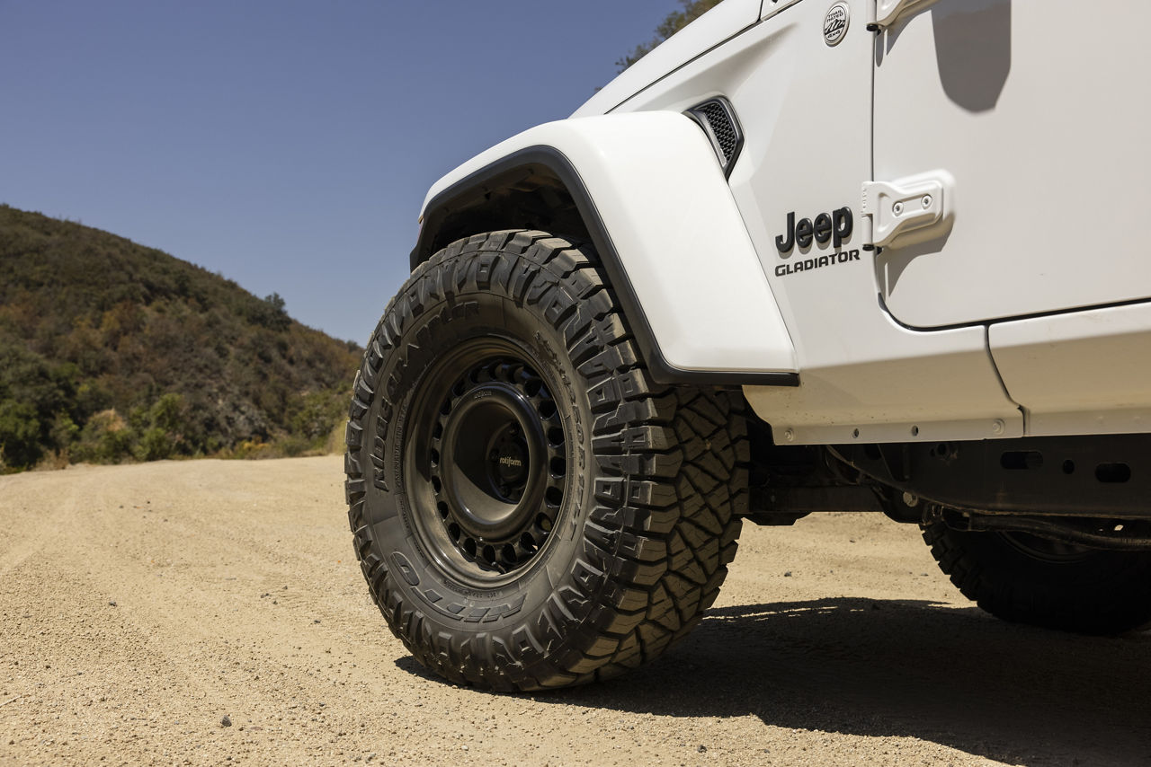 2021 Jeep Gladiator - Rotiform STL - Black | Wheel Pros