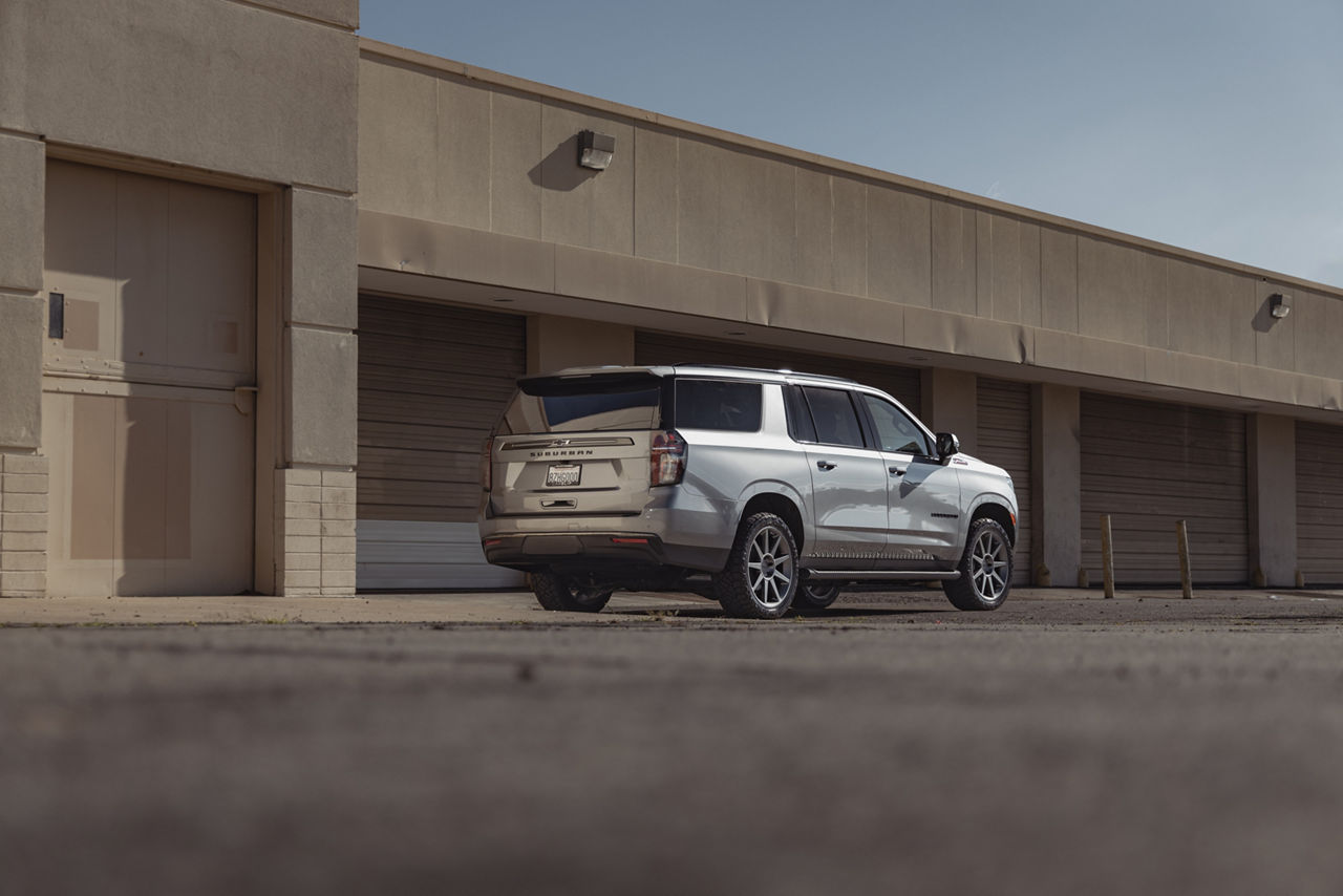 2022 Chevrolet Suburban - Status MAMMOTH - Gray | Wheel Pros