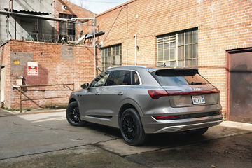 2020 Audi Q8 e-tron - TSW DAYTONA - Black | TSW Alloy Wheels