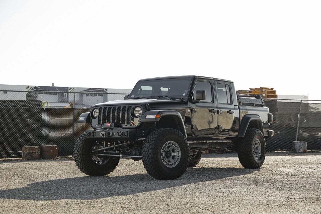 2020 Jeep Gladiator - XD RAID - Gray | Wheel Pros